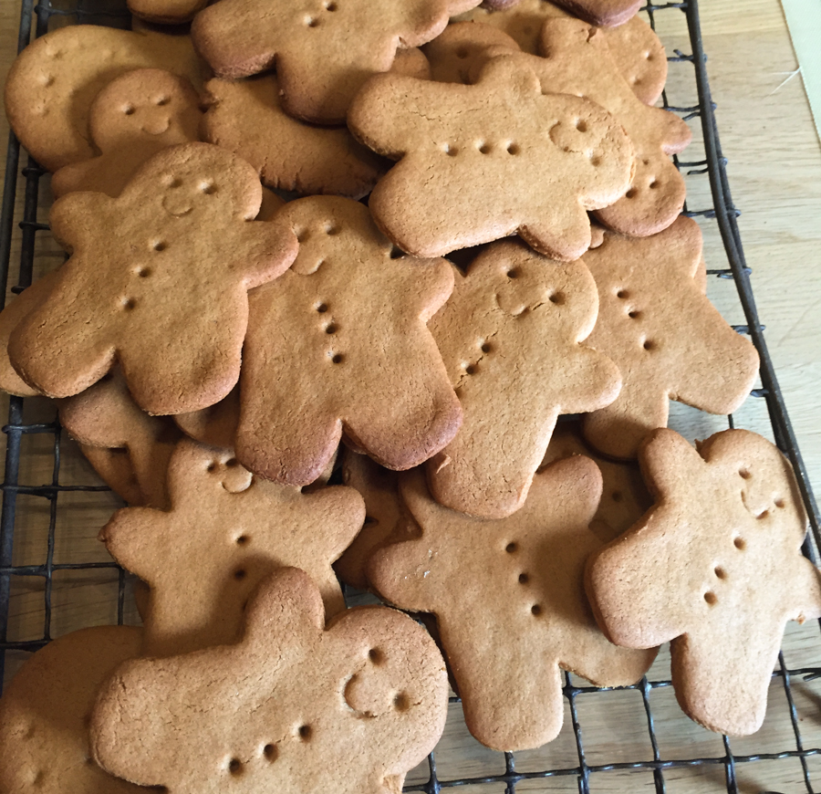 Sweet Gingerbread Men Biscuits - Farmersgirl Kitchen