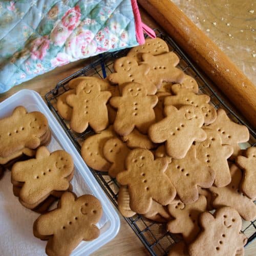 Sweet Gingerbread Men Biscuits - Farmersgirl Kitchen