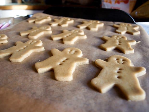 Sweet Gingerbread Men Biscuits - Farmersgirl Kitchen