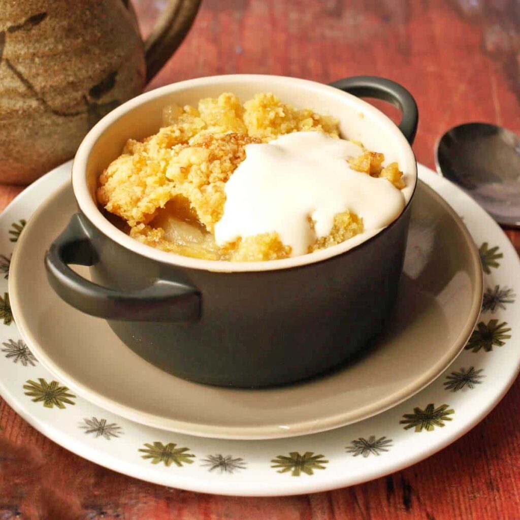 Blackberry and Apple Crumble - Farmersgirl Kitchen