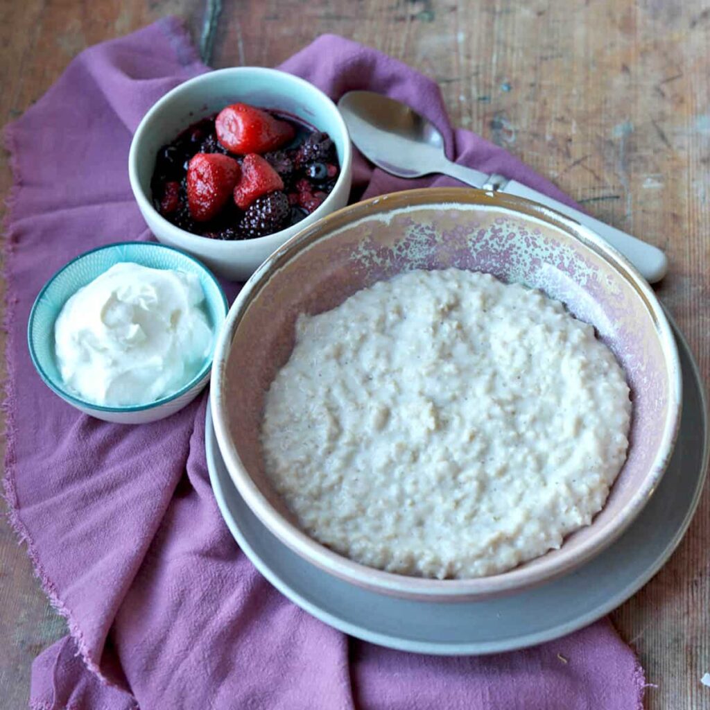 Perfect Scottish Porridge (Oatmeal) - Farmersgirl Kitchen