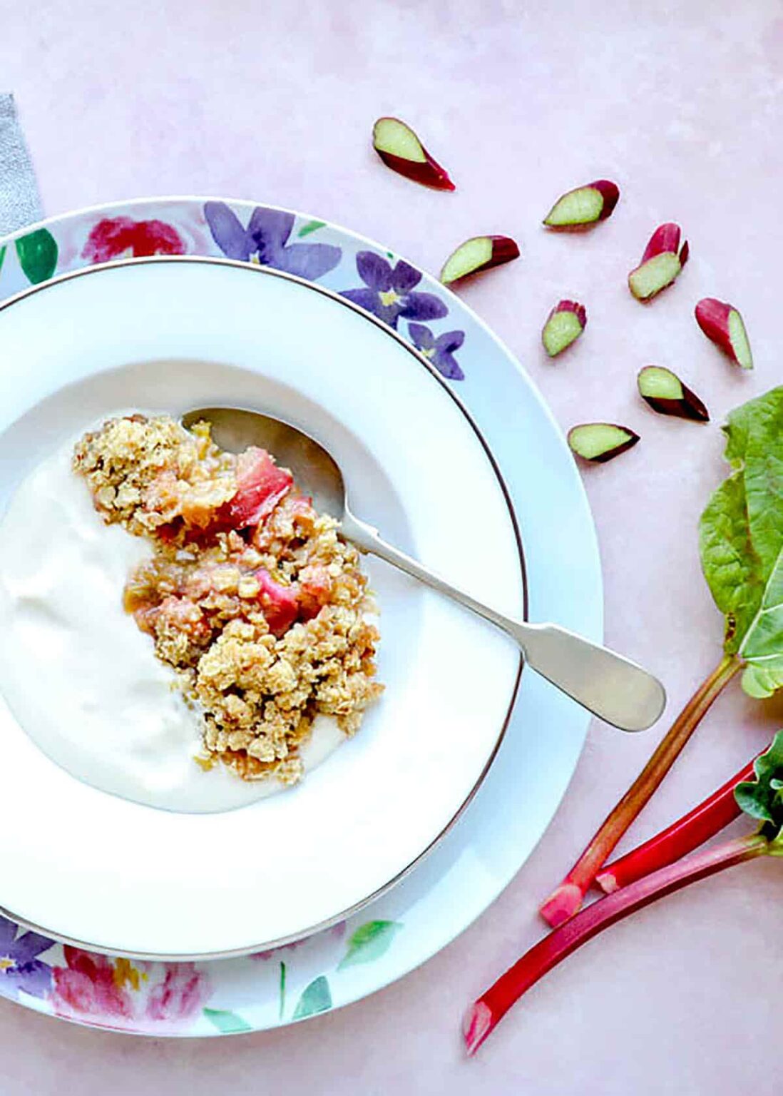 How to make Classic Rhubarb Crumble - Farmersgirl Kitchen