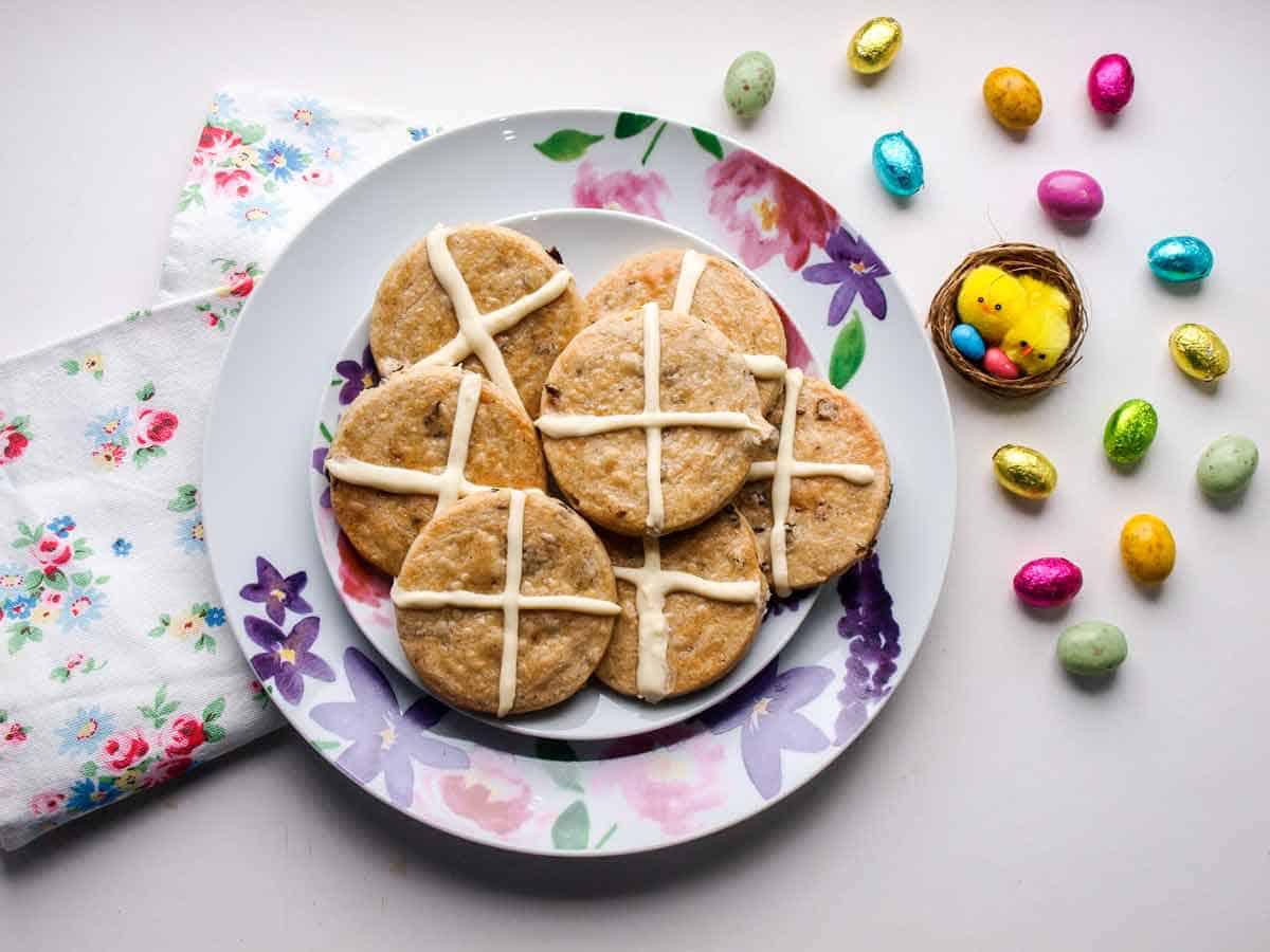 Hot Cross Shortbread Cookies - Farmersgirl Kitchen