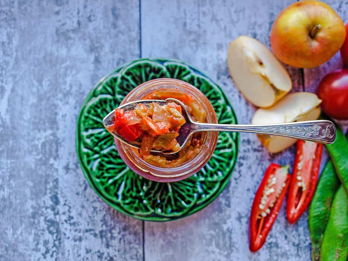 Runner Bean Chutney with Tomato & Chilli - Farmersgirl Kitchen