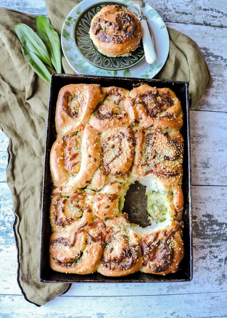 Wild Garlic Bread Tear & Share - Farmersgirl Kitchen