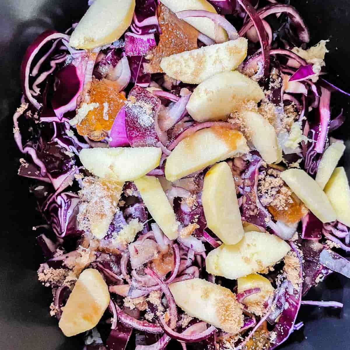 Braised Red Cabbage with Apples & Ginger (Slow Cooker) - Farmersgirl ...