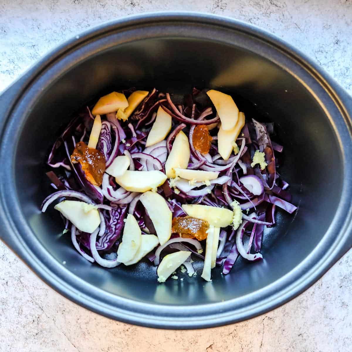 Braised Red Cabbage with Apples & Ginger (Slow Cooker) - Farmersgirl ...