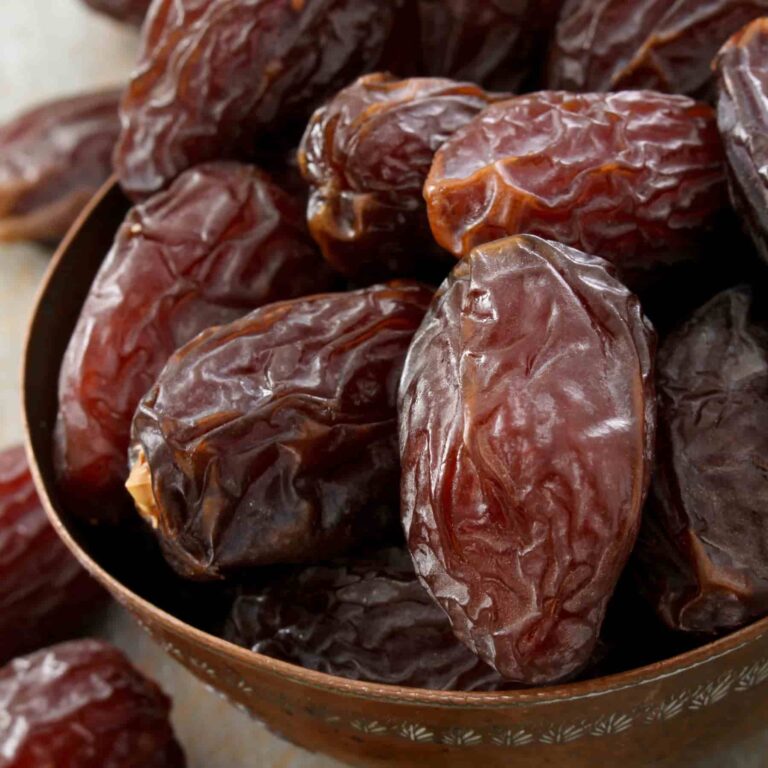 Slow Cooker Date and Apple Chutney - Farmersgirl Kitchen