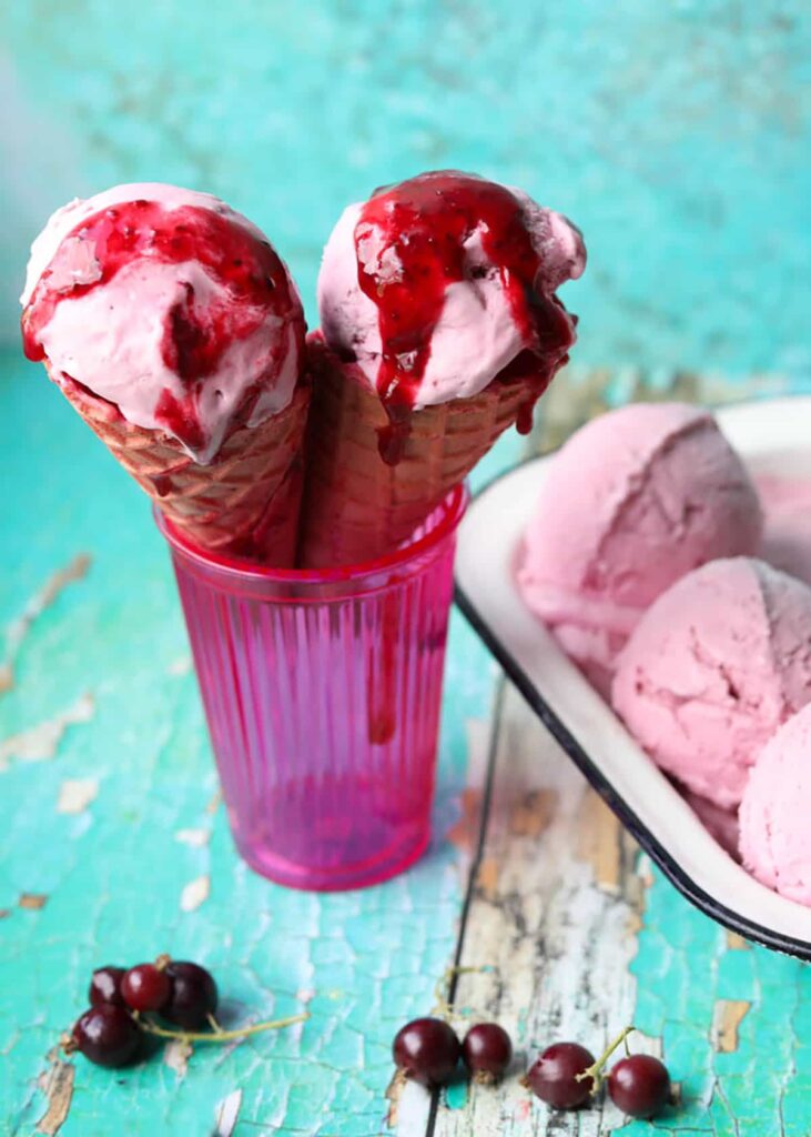 No Churn Blackcurrant Ice Cream - Farmersgirl Kitchen