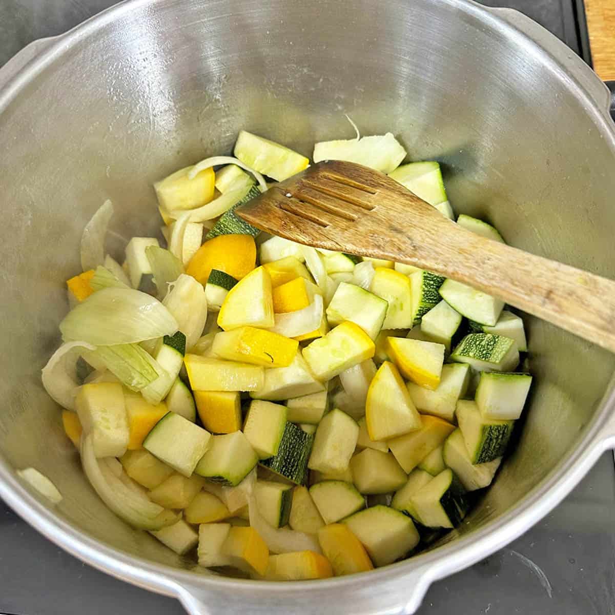 Courgette Tomato and Basil Soup - Farmersgirl Kitchen