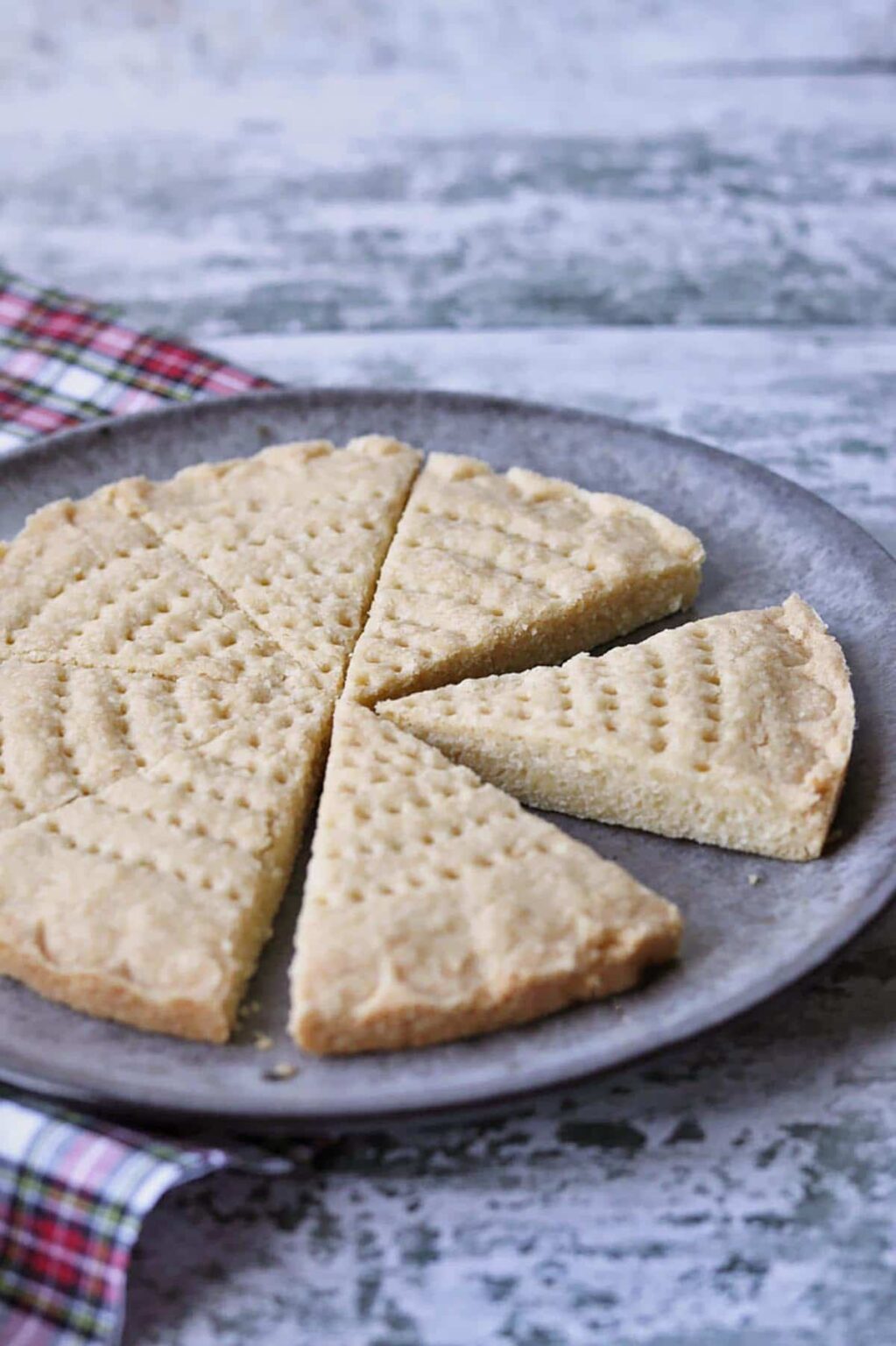 Air Fryer Shortbread Round - Petticoat Tails - Farmersgirl Kitchen