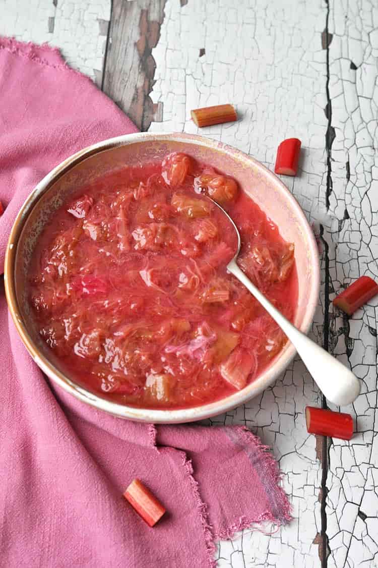 Rhubarb Compote (Stewed Rhubarb) - Farmersgirl Kitchen