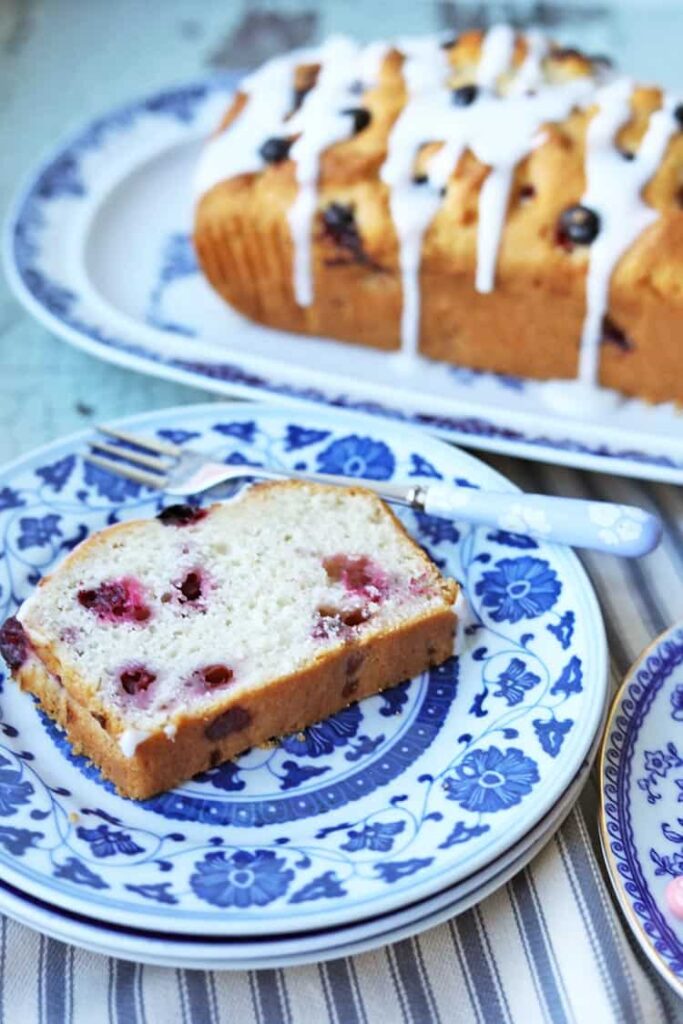 Blackcurrant Loaf Cake - Farmersgirl Kitchen
