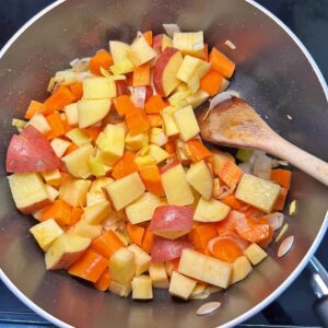 Chunky Vegetable Soup (WW2 Ration Recipe) - Farmersgirl Kitchen