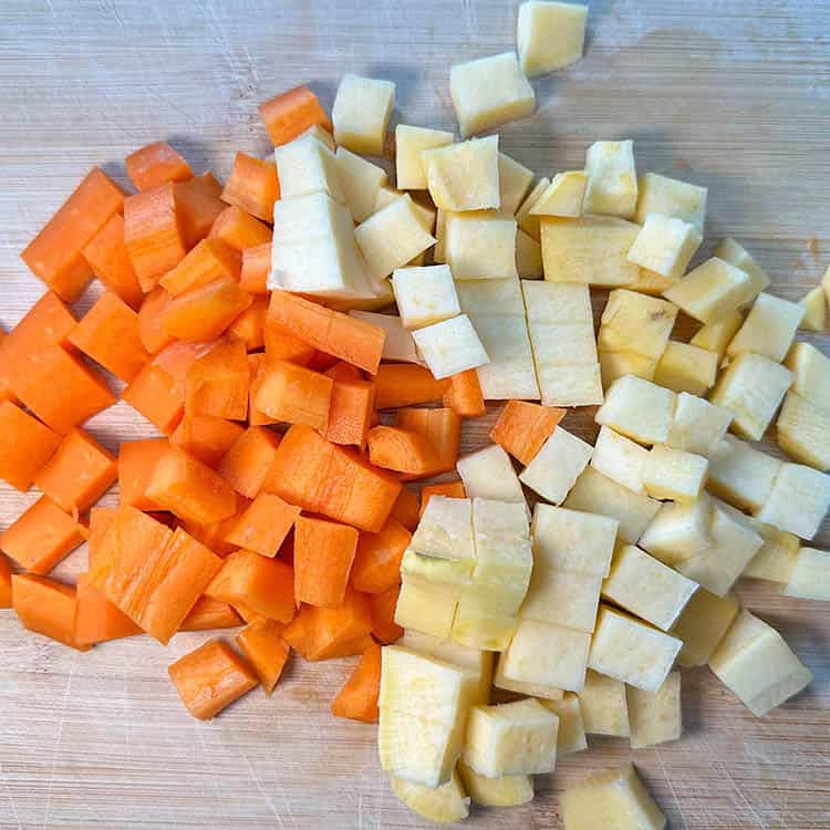 Chunky Vegetable Soup (WW2 Ration Recipe) - Farmersgirl Kitchen