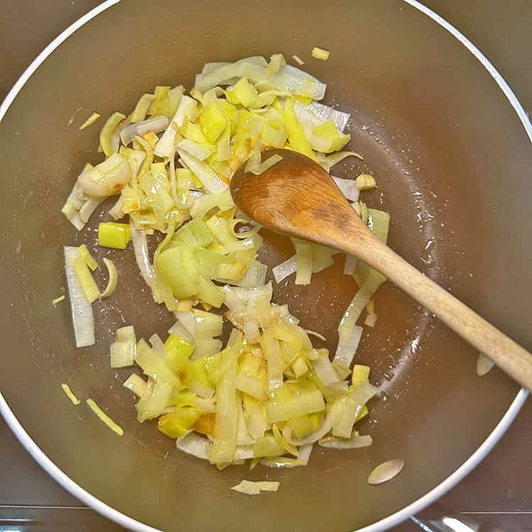 Chunky Vegetable Soup (WW2 Ration Recipe) - Farmersgirl Kitchen