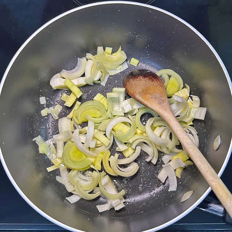 Chunky Vegetable Soup (WW2 Ration Recipe) - Farmersgirl Kitchen