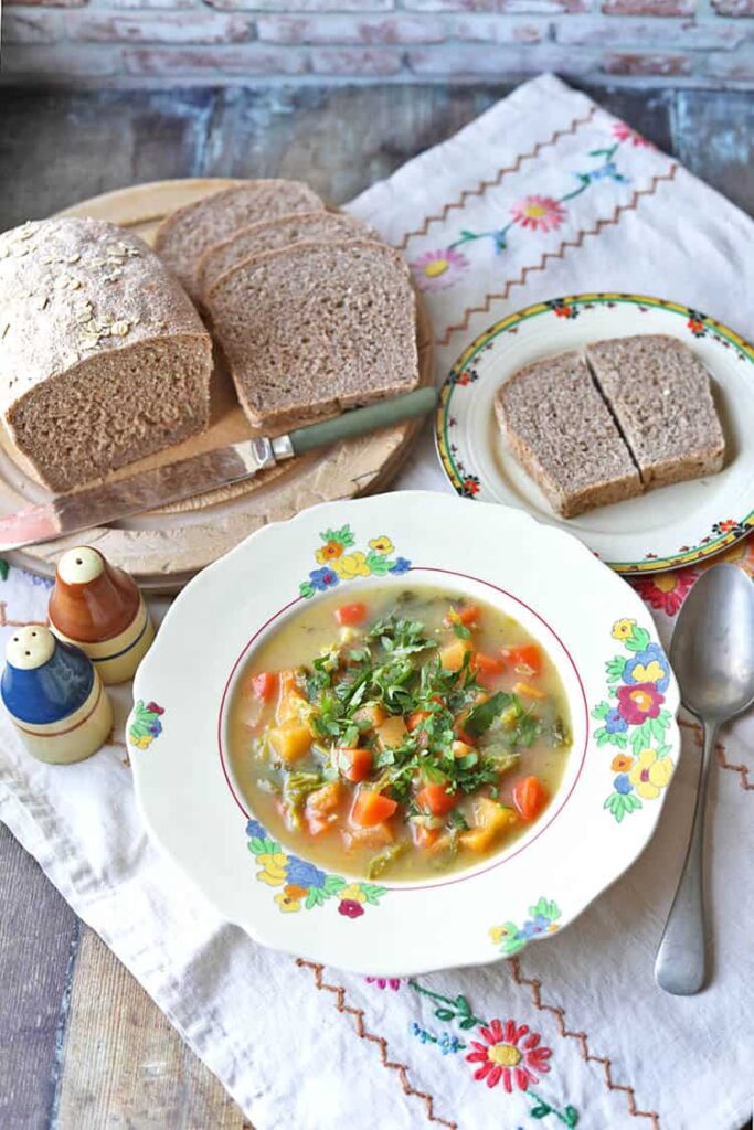 The National Loaf (WW2 Wholemeal Bread) - Farmersgirl Kitchen