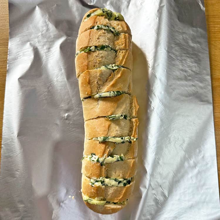 Garlic Bread with Wild Garlic - Farmersgirl Kitchen